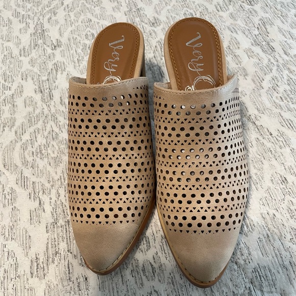 Very G | Shoes | Very G Size 75 Tan Slide Bootie Heels With Cute Cutout ...